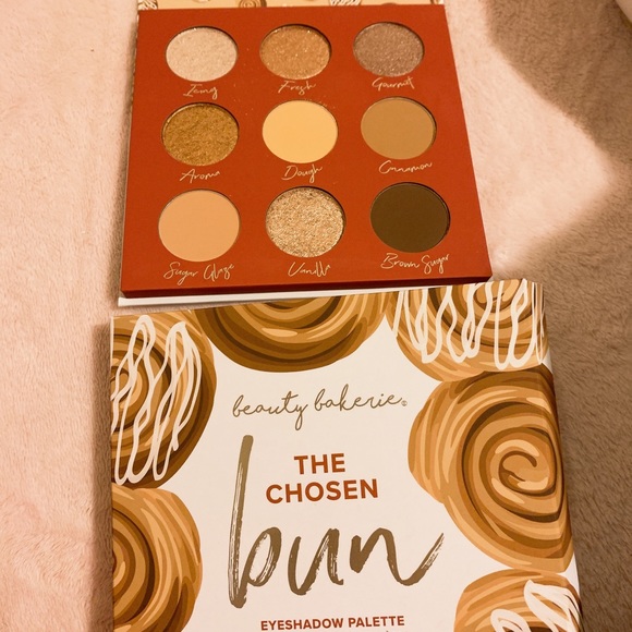 Beauty Bakerie | Makeup | The Chosen Bun Eyeshadow Palette Beauty ...
